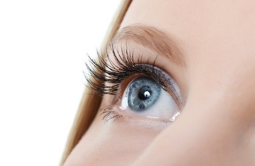 6 astuces pour faire pousser les cils - Améliore ta Santé