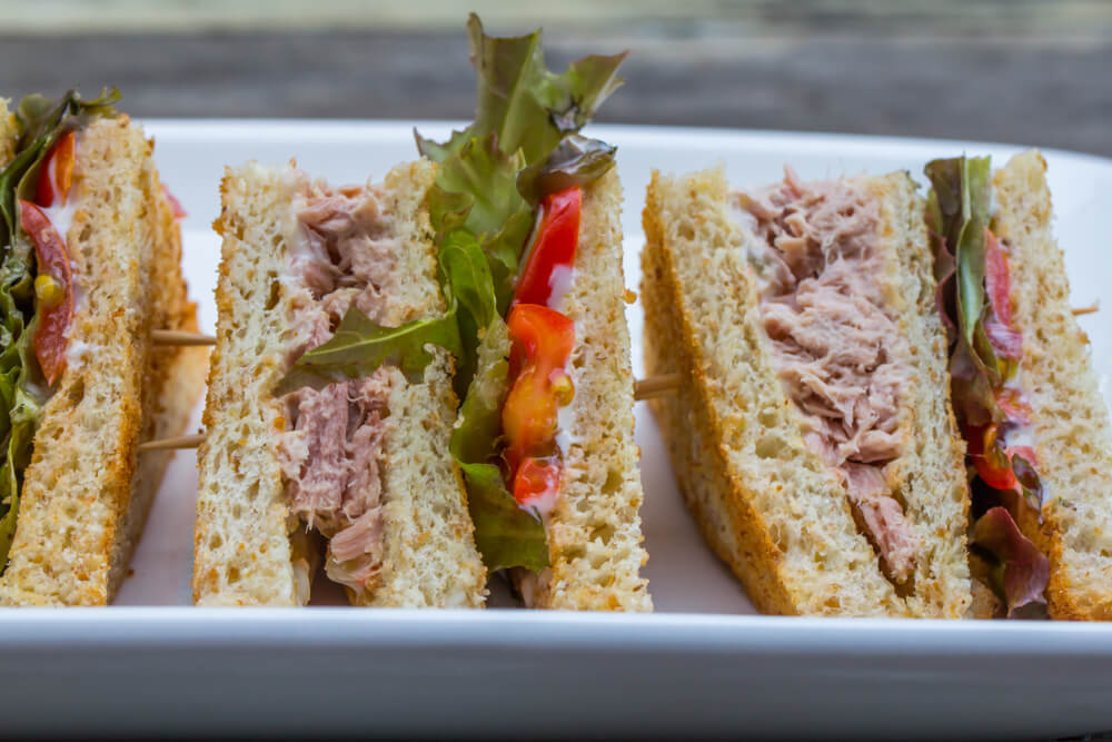 Préparer un délicieux sandwich au thon à la maison - Améliore ta Santé