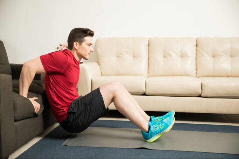 Les dips pour les triceps : caractéristiques et variations de la ...
